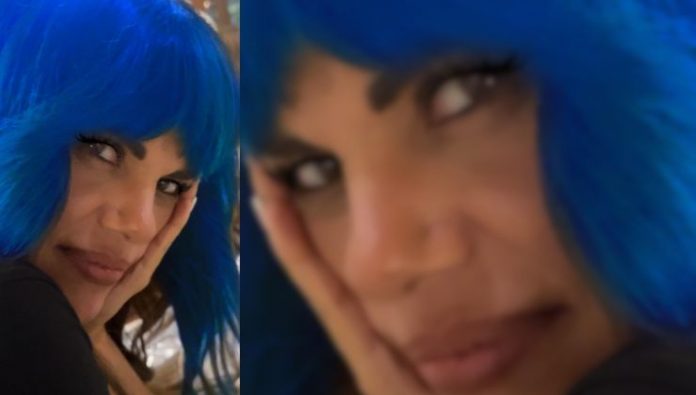 Bianca Guaccero, cambio look radicale: eccola con i capelli Blu Estoril ...