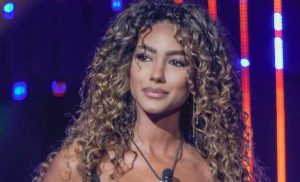 Grande Fratello Vip, spopola il conturing di Samira: l'ora di trucco ...